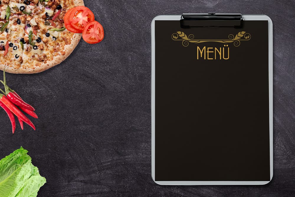 Drawing up a restaurant menu - Monamiwinery